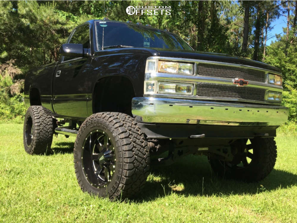 1997 Chevrolet K1500 with 20x10 24 Moto Metal MO962 and 35/12.5R20 ...