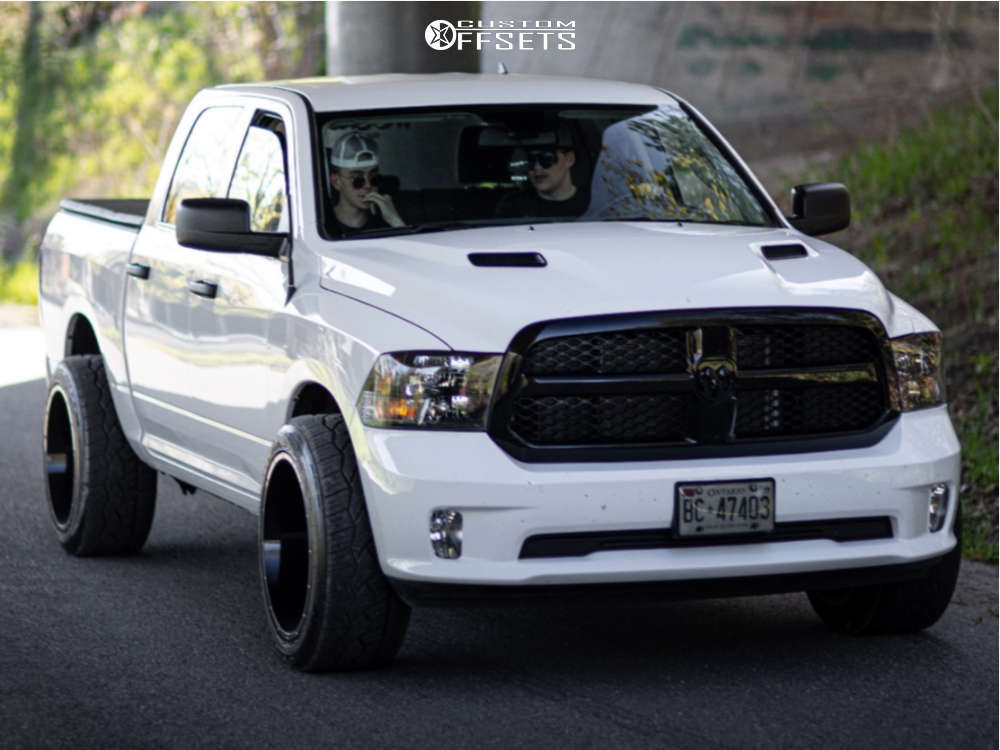 2019 Ram 1500 Classic with 22x12 -51 Vision Spyder and 33/11.5R22 Nitto ...