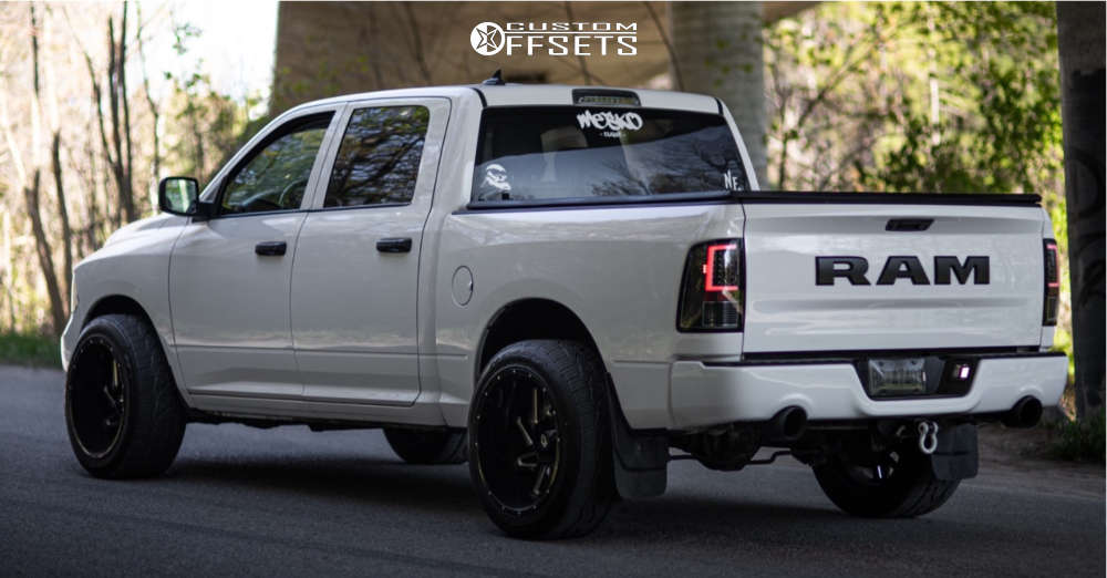 2019 Ram 1500 Classic with 22x12 -51 Vision Spyder and 33/11.5R22 Nitto ...