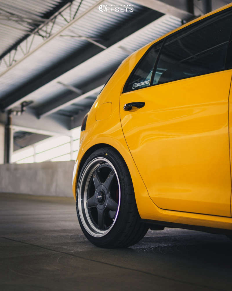 2015 Volkswagen GTI with 18x8.5 38 Revolve Apvd No 0520 and 225/40R18 ...