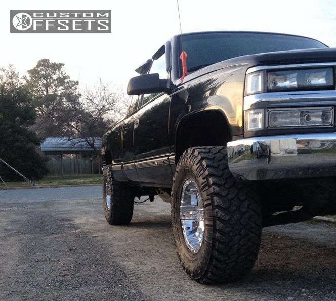 1998 Chevrolet K1500 with 17x9 -12 Moto Metal MO951 and 35/12.5R17 ...