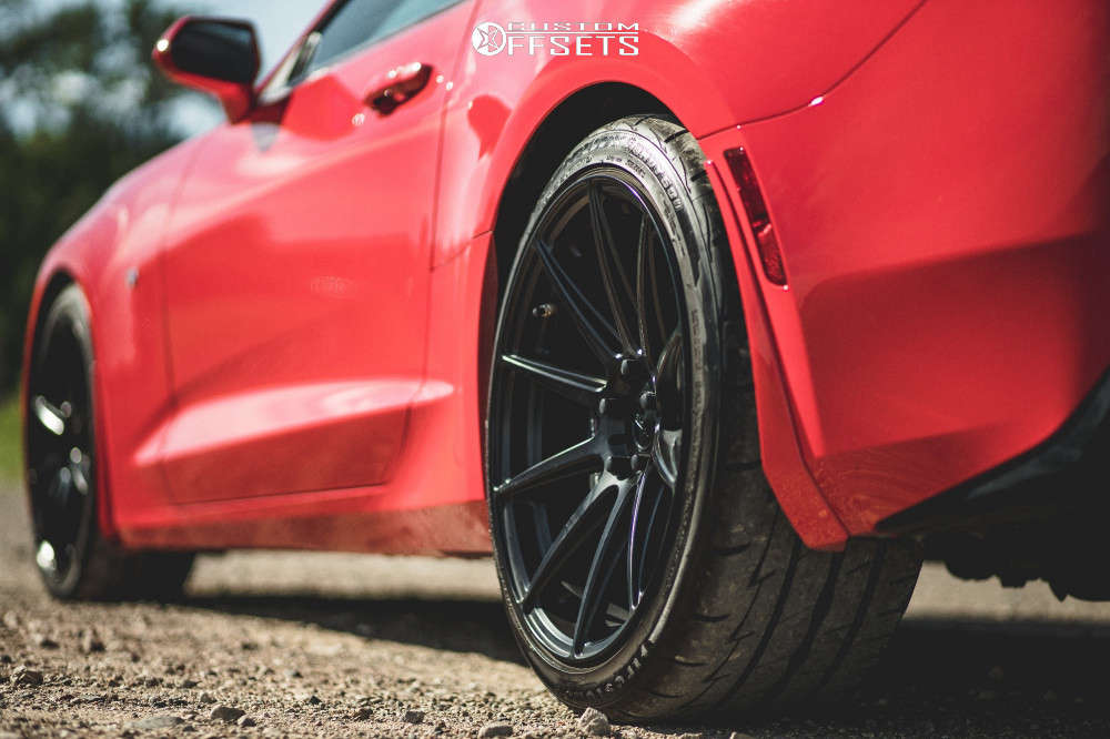 2017 Chevrolet Camaro with 20x9 35 Niche Essen and 245/40R20 Firestone ...