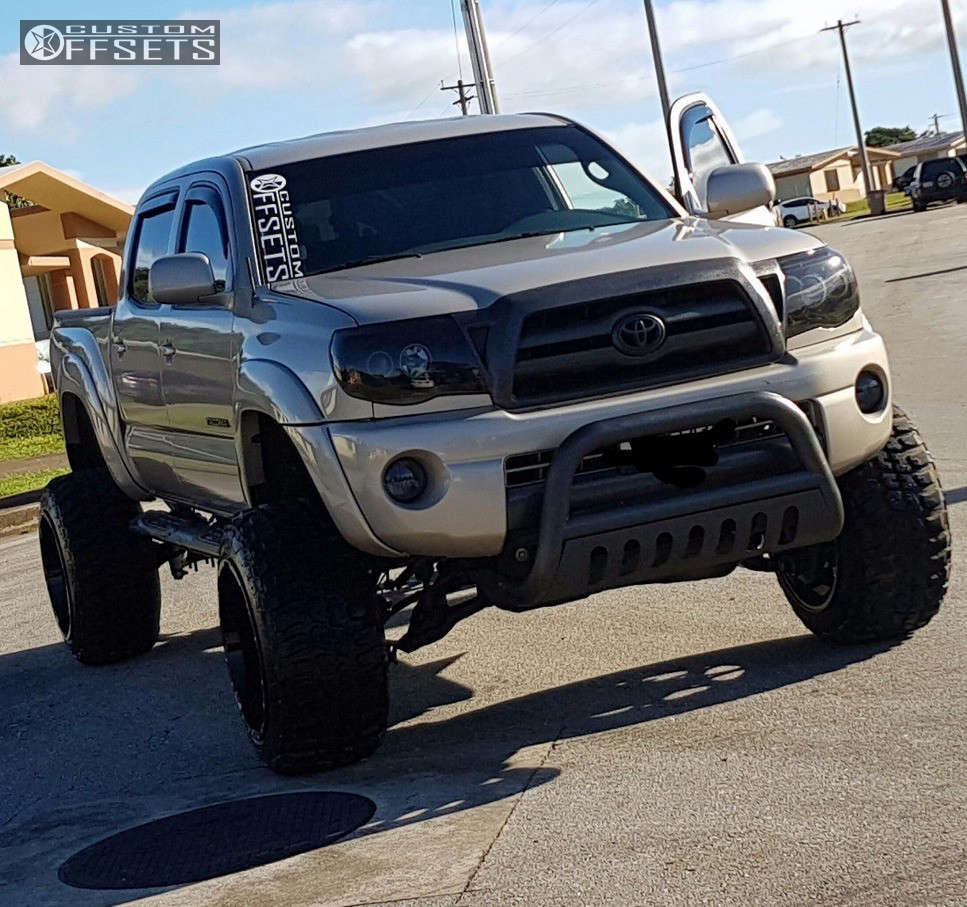 2005 Toyota Tacoma with 20x14 -76 Scorpion SC10 and 33/12.5R20 Federal Couragia MT and ...