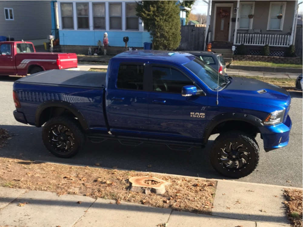 2017 Ram 1500 with 22x12 -44 Fuel Cleaver and 37/13.5R22 Toyo Tires ...