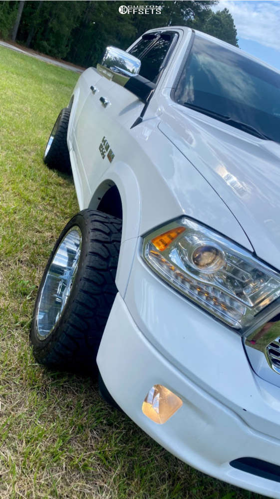 2017 Ram 1500 with 22x12 -44 TIS 544C and 33/12.5R22 Delinte Dx-12 ...