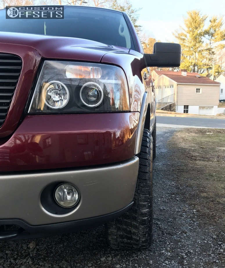 2006 Ford F-150 with 20x9 20 Fuel Maverick and 275/55R20 Nitto Terra ...