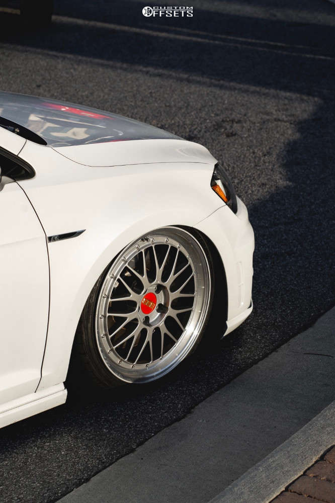 2017 Volkswagen Golf R with 19x8.5 43 BBS Lm and 225/35R19 Achilles Atr ...