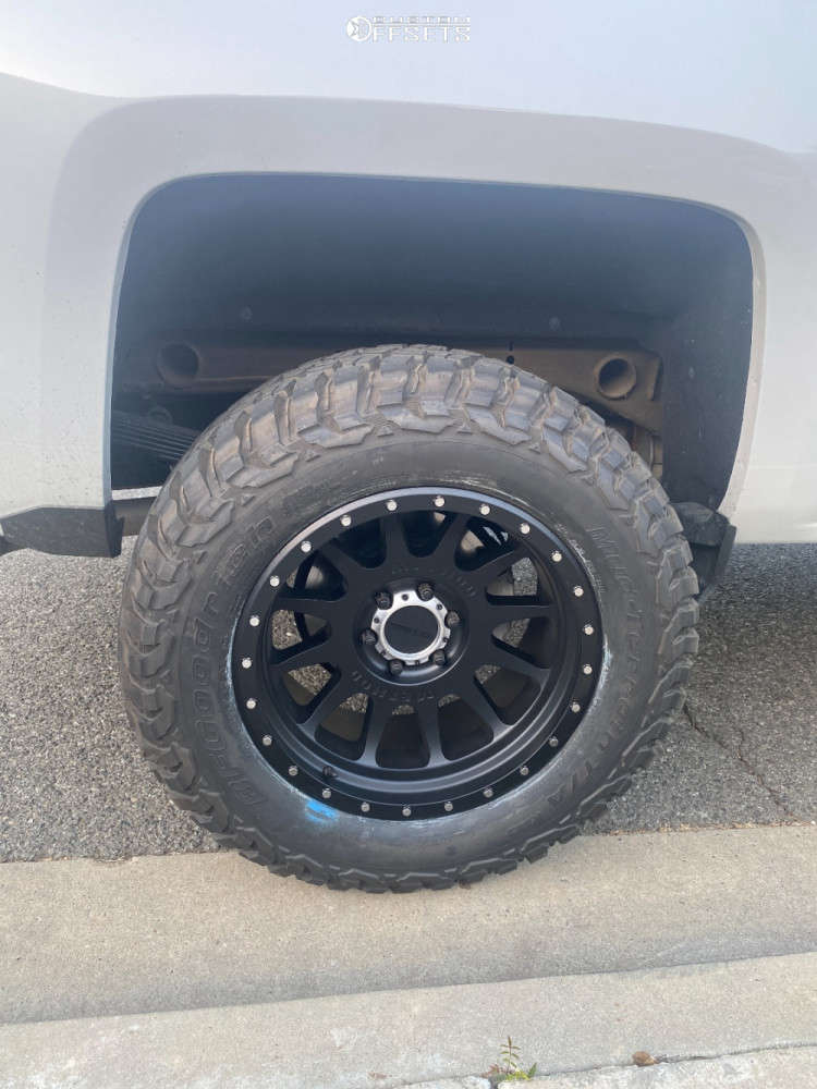 2018 Chevrolet Silverado 1500 with 20x10 -24 Method Mr605 and 35/12 ...