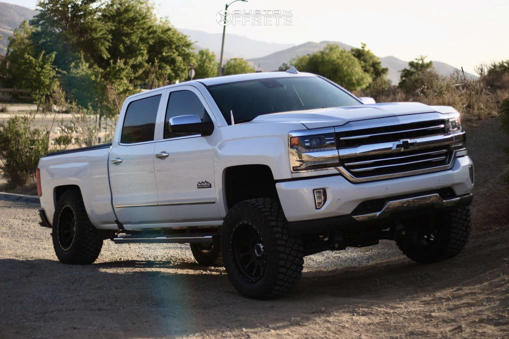 2018 Chevrolet Silverado 1500 with 20x10 -24 Method Mr605 and 35/12 ...