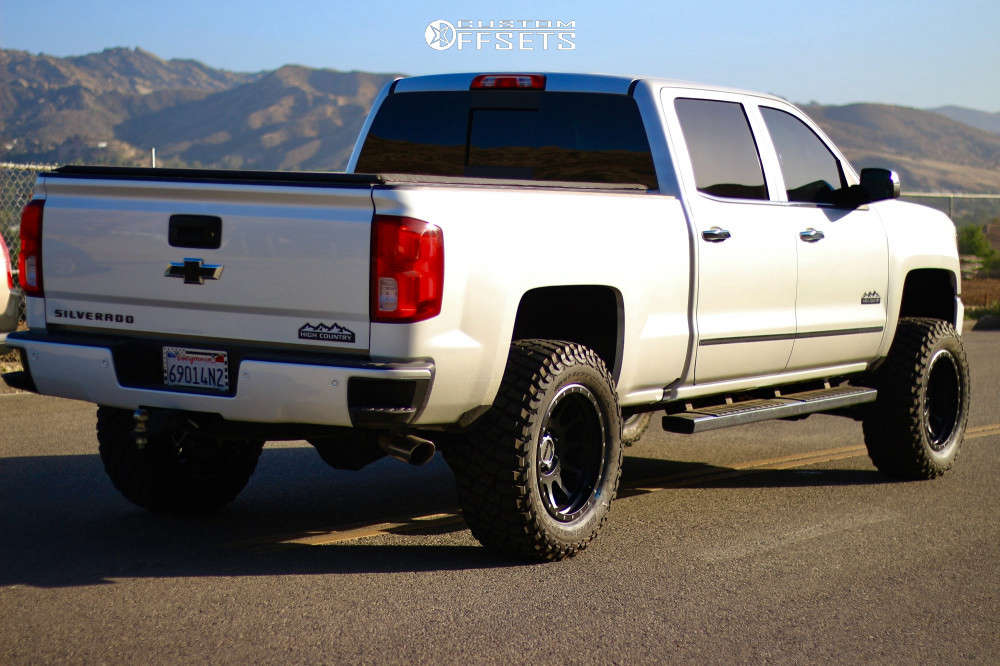 2018 Chevrolet Silverado 1500 with 20x10 -24 Method Mr605 and 35/12 ...