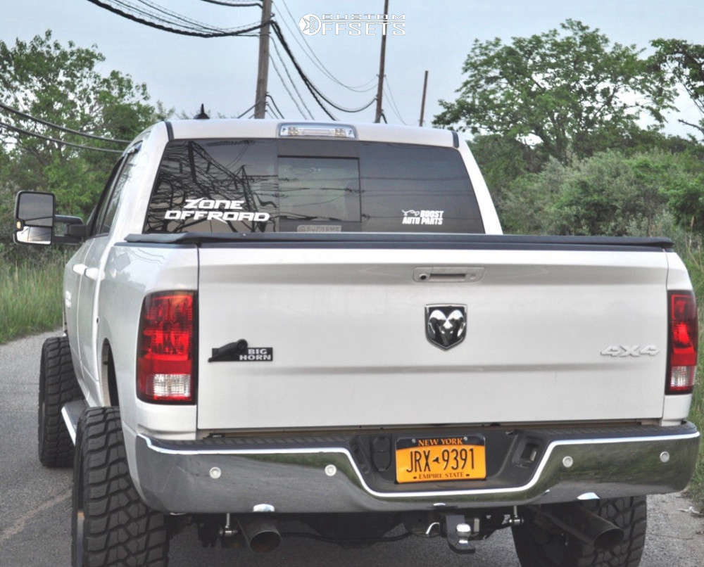 2018 Ram 1500 with 22x12 -18 XD Xd834 and 33/12.5R22 Venom Power Terra ...