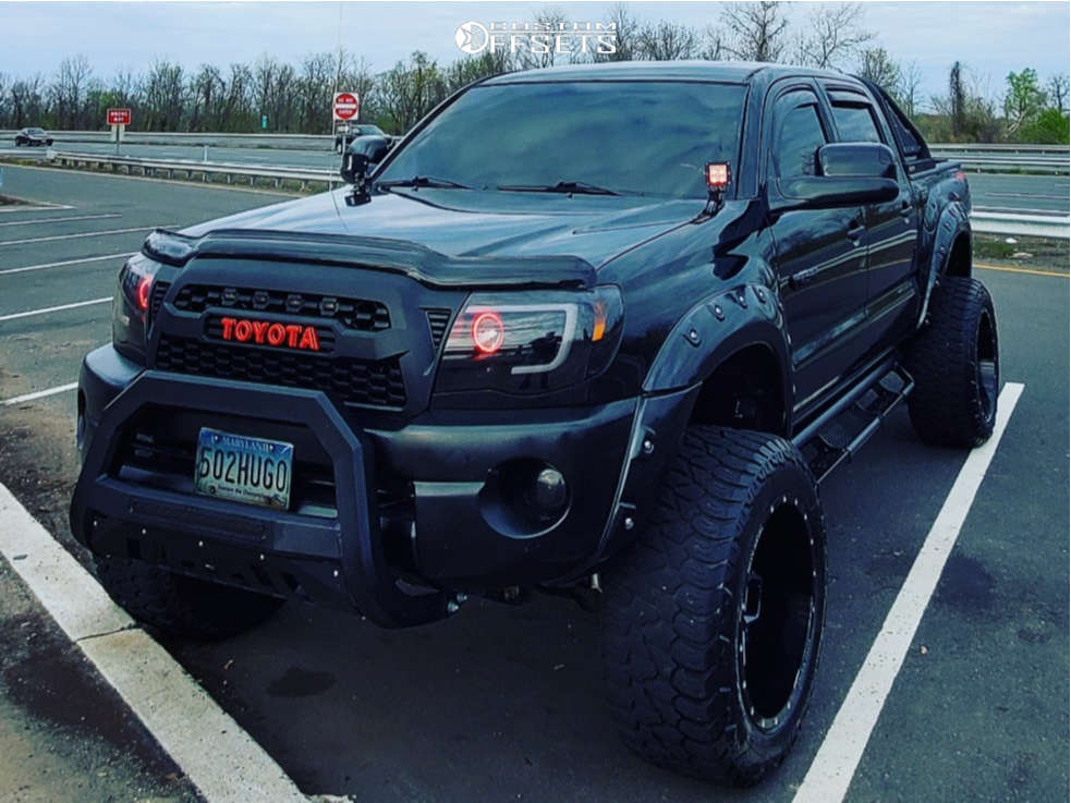 2010 Toyota Tacoma with 20x12 0 Moto Metal M0803 and 33/12.5R20 ...