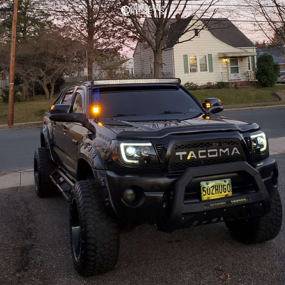 2010 Toyota Tacoma with 20x12 0 Moto Metal M0803 and 33/12.5R20 ...