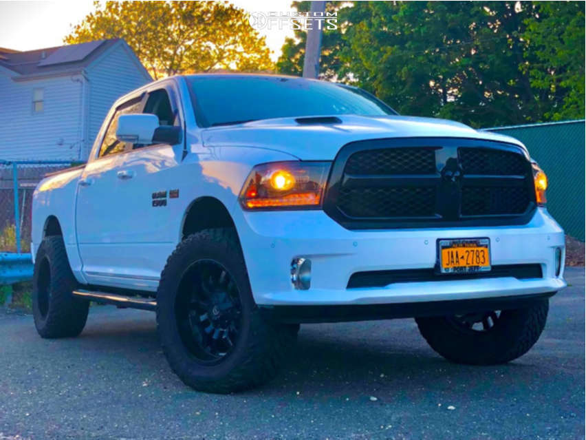 2018 Ram 1500 with 20x10 -18 Fuel Sledge and 35/12.5R20 Fuel Gripper Mt ...