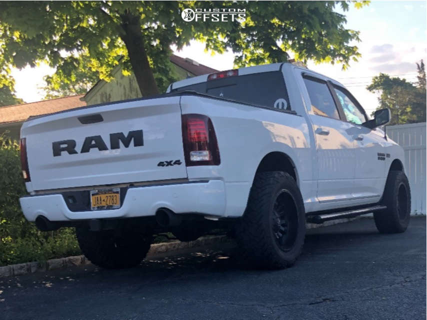 2018 Ram 1500 with 20x10 -18 Fuel Sledge and 35/12.5R20 Fuel Gripper Mt ...