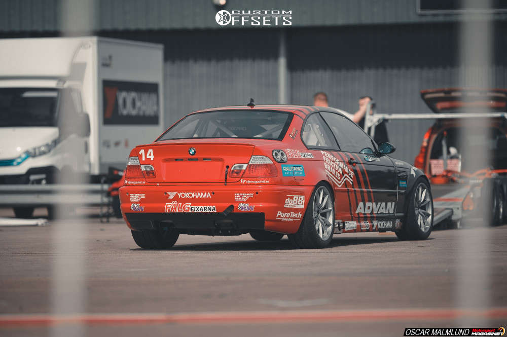 2005 BMW M3 with 18x9 13 OZ Racing WTCC and 245/40R18 Yokohama Advan ...