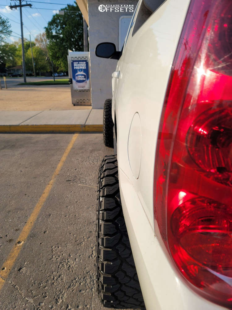 2007 GMC Yukon with 22x12 -51 ARKON OFF-ROAD Lincoln and 35/12.5R22 ...