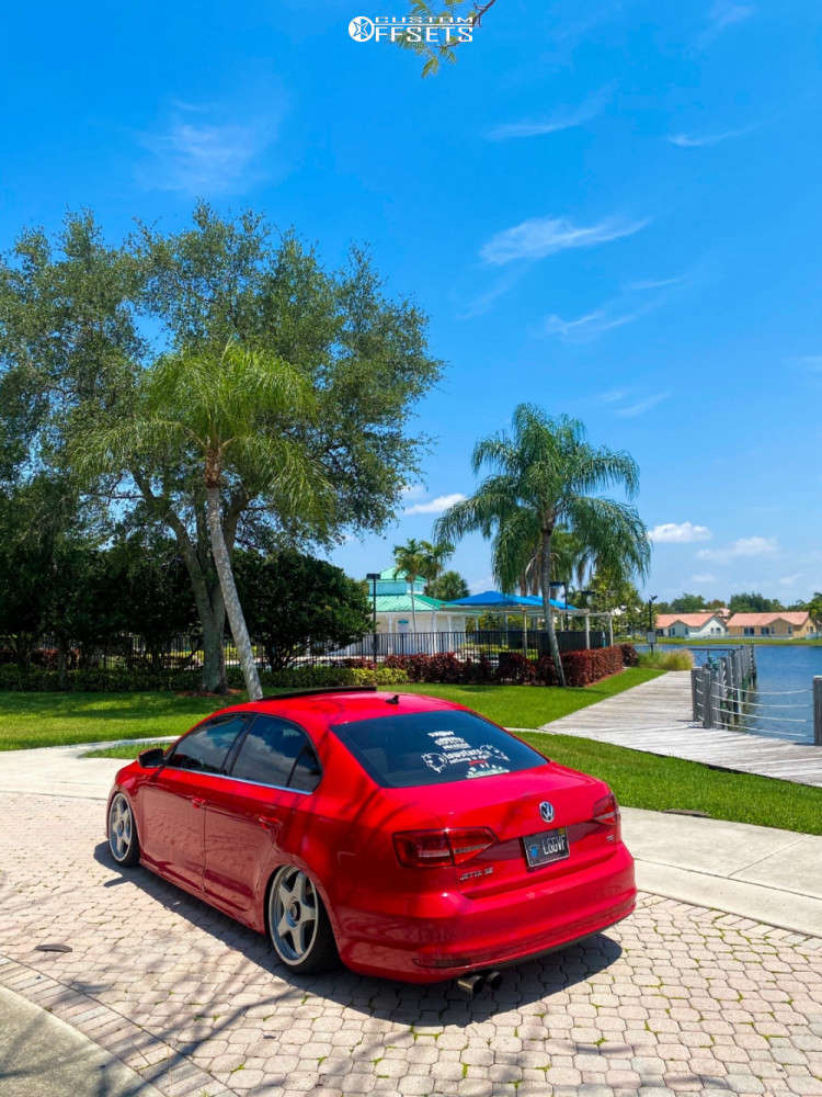 2015 Volkswagen Jetta with 18x8.5 33 Fifteen52 Chicane and 215/35R18 ...