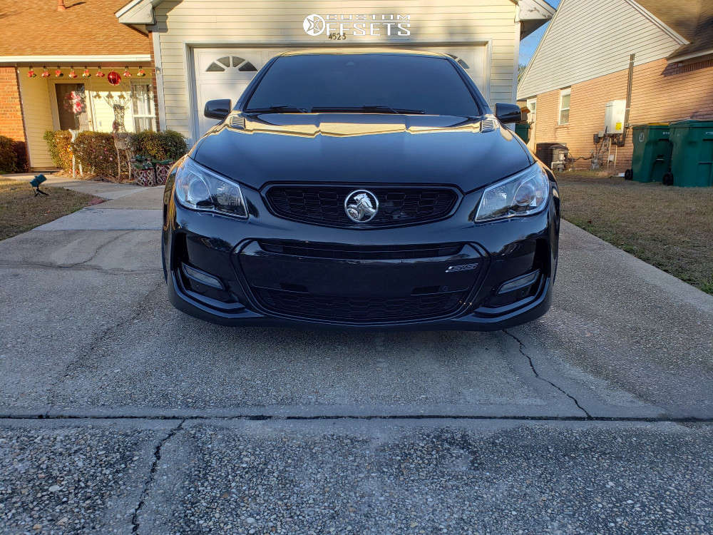 2017 Chevrolet SS with 20x8.5 35 Niche Milan and 255/35R20 Mickey ...