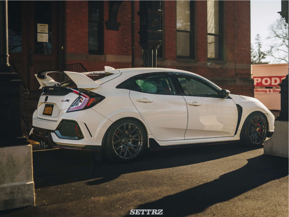 2019 Honda Civic with 18x9.5 35 ESR Sr12 and 245/40R18 Crosswind All ...