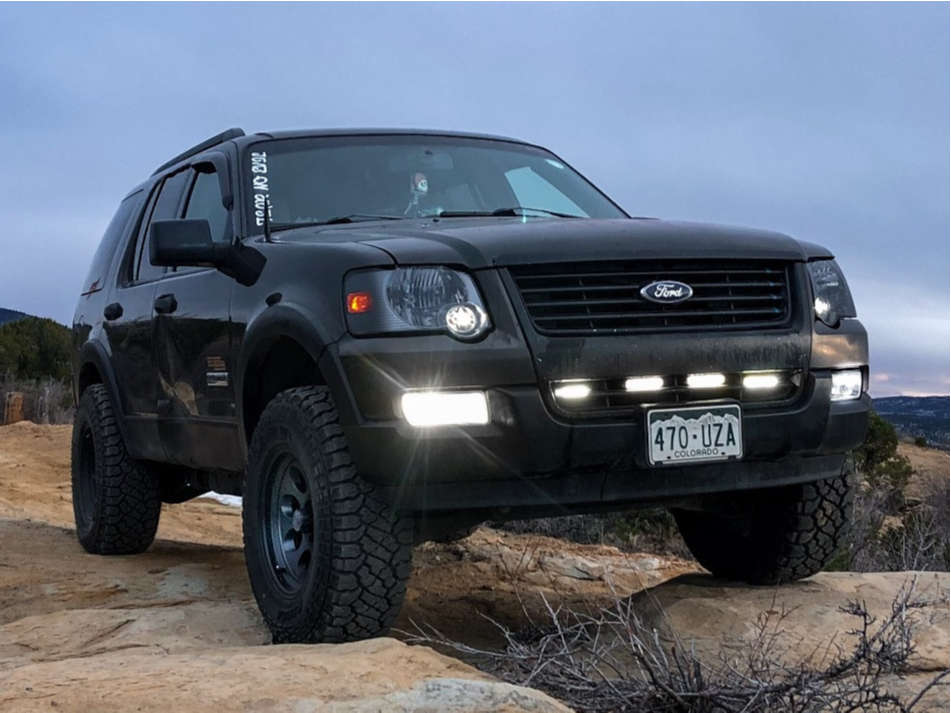 2006 Ford Explorer with 17x9.5 0 Alloy Ion 171 and 33/10.5R17 Kenda ...