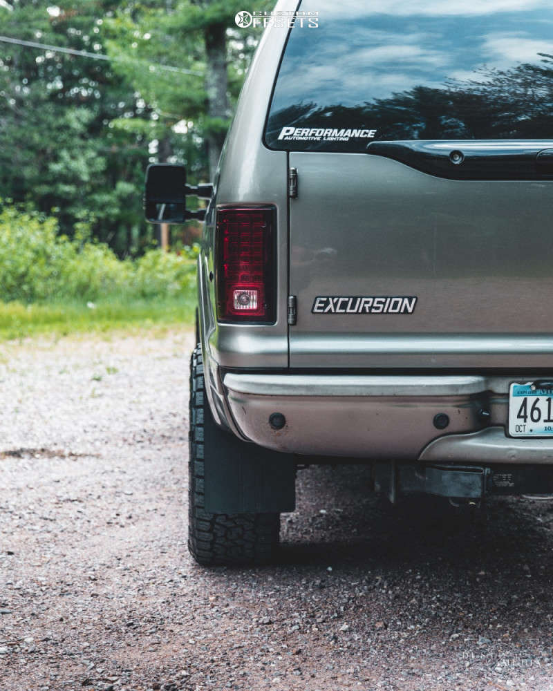 2004 Ford Excursion with 20x10 -25 ARKON OFF-ROAD Caesar and 33/12.5R20 ...
