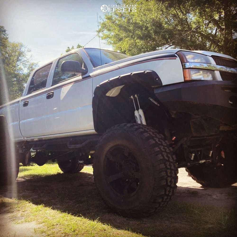 2004 Chevrolet Silverado 2500 HD with 20x12 -44 XD Xd811 and 40/15.5R20 ...