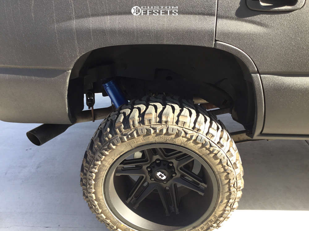 2004 Chevrolet Tahoe with 20x12 -51 Vision Razor and 33/12.5R20 Federal ...