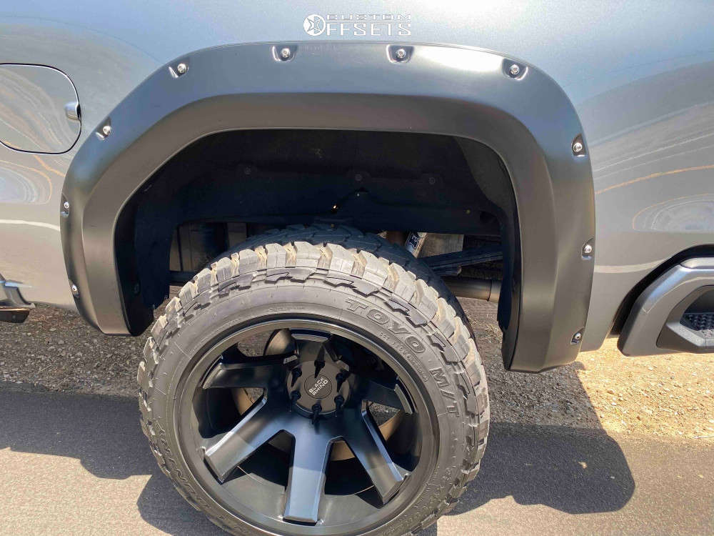 2020 GMC Sierra 1500 with 22x14 -44 Black Rhino Raze and 35/12.5R22 ...