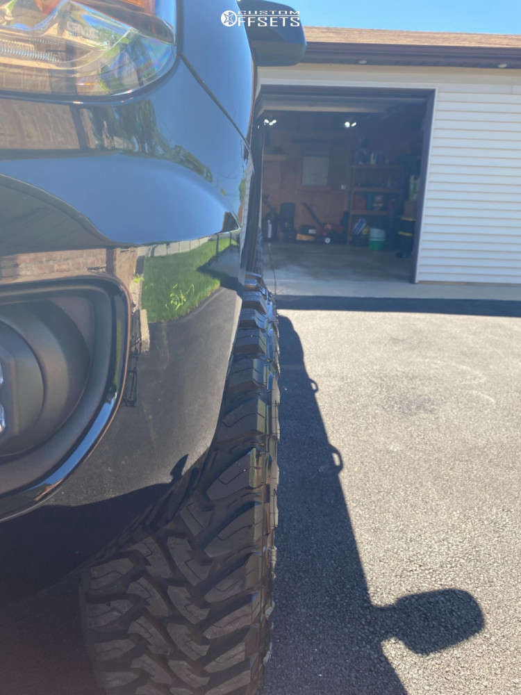 2017 GMC Canyon with 17x8.5 0 Method Mr316 and 285/70R17 Toyo Tires ...