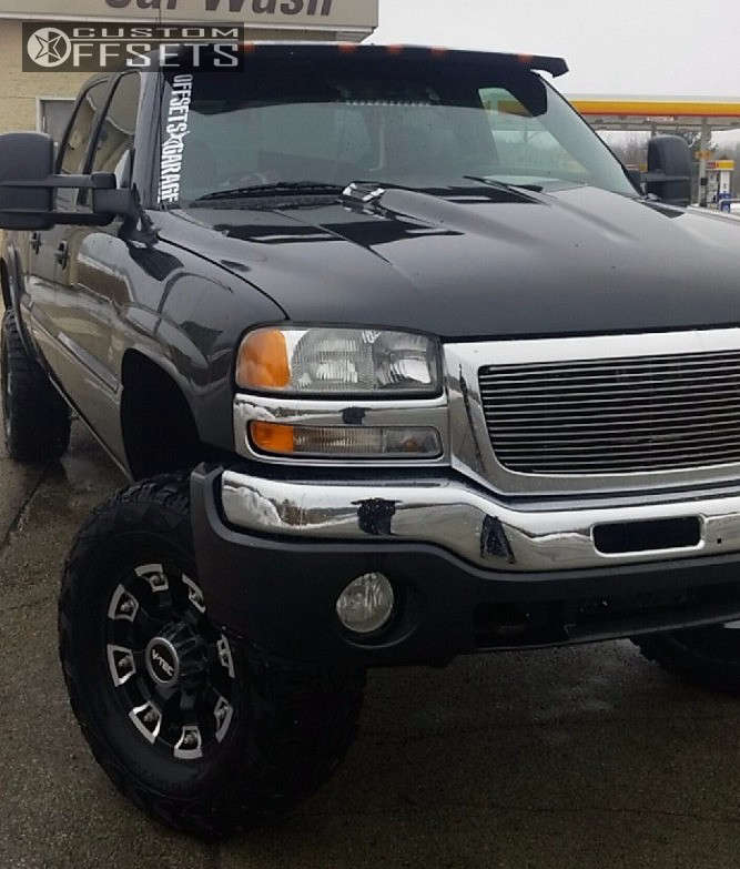 2003 GMC Sierra 1500 HD with 17x9 -12 V-Tec Raptor and 35/12.5R17 Kumho ...