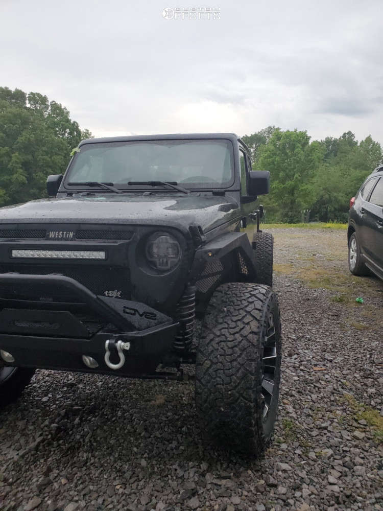 2020 Jeep Gladiator with 22x10 -19 Fuel Assault and 37/13.5R22 Venom Power Terra Hunter X/t and ...