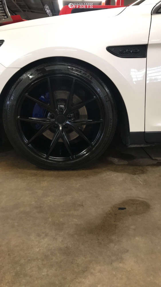 2016 Ford Taurus with 20x9.5 25 Niche Misano and 275/40R20 General ...