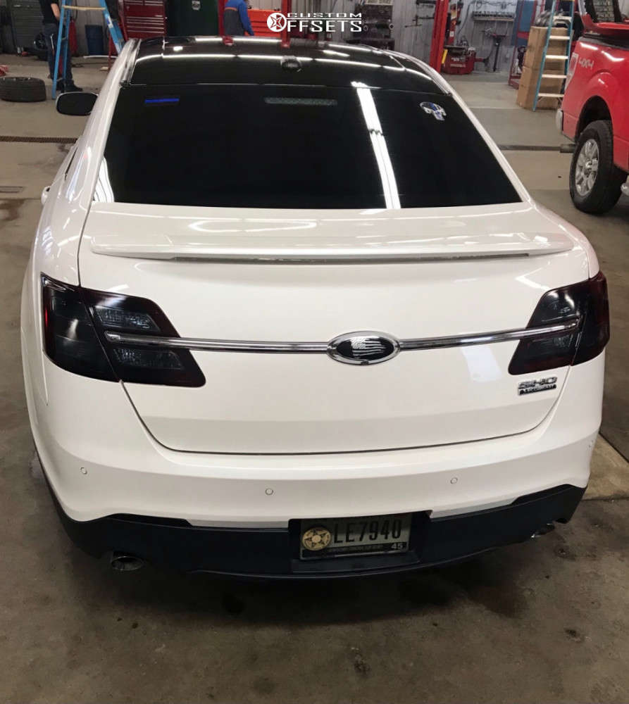 2016 Ford Taurus with 20x9.5 25 Niche Misano and 275/40R20 General ...