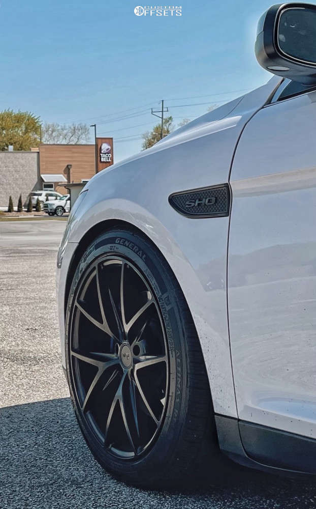 2016 Ford Taurus with 20x9.5 25 Niche Misano and 275/40R20 General ...