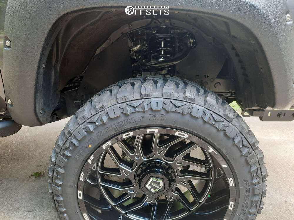 2021 Toyota Tacoma with 22x12 -44 TIS 544B and 35/12.5R22 Federal ...