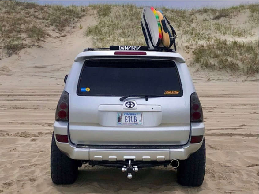 2004 Toyota 4Runner with 17x10 -24 Moto Metal 962 and 33/11.5R17 ...