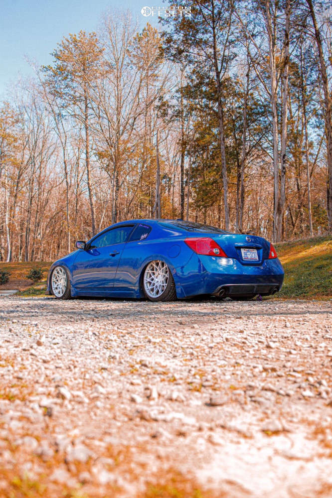 2009 Nissan Altima with 19x9 32 Brada Forged Cr-1 and 225/35R19 ...
