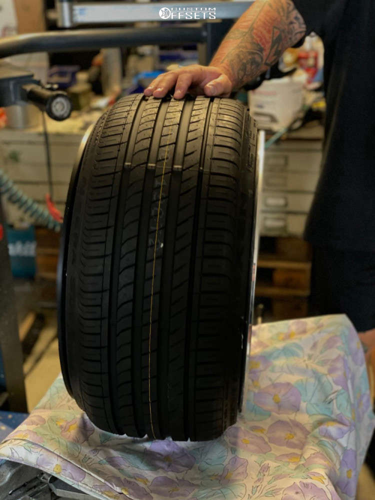 2017 Volkswagen Golf R with 18x10 24 Rad 48 Forged DDR-T and 215/35R18 ...