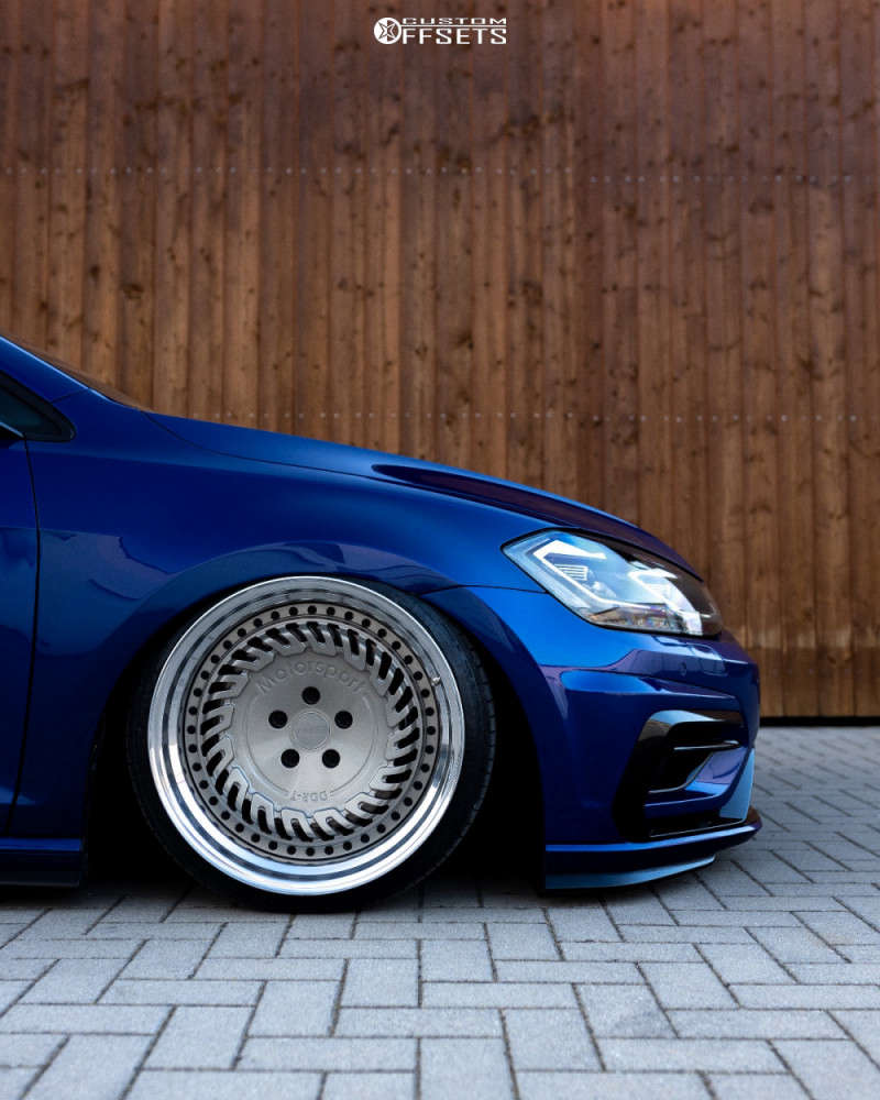 2017 Volkswagen Golf R with 18x10 24 Rad 48 Forged DDR-T and 215/35R18 ...