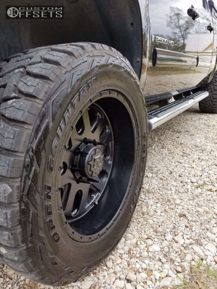 2009 Chevrolet Silverado 2500 HD with 20x10 -25 Tis 539b and 305/55R20 ...