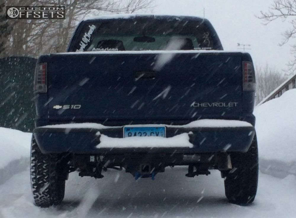 2002 Chevrolet S10 with 15x7 -6 American Racing AR23 and 30/9.5R15 ...