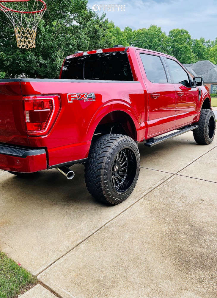 2021 Ford F-150 with 22x12 -51 ARKON OFF-ROAD Caesar and 35/12.5R22 ...