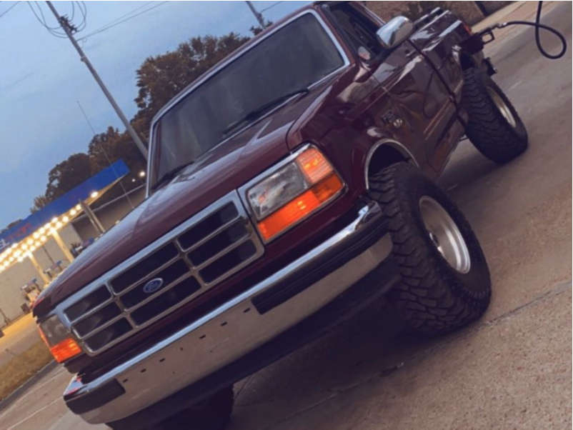 1996 Ford F-150 with 15x10 -46 Pro Comp 69 and 33/12.5R15 Maxxis ...