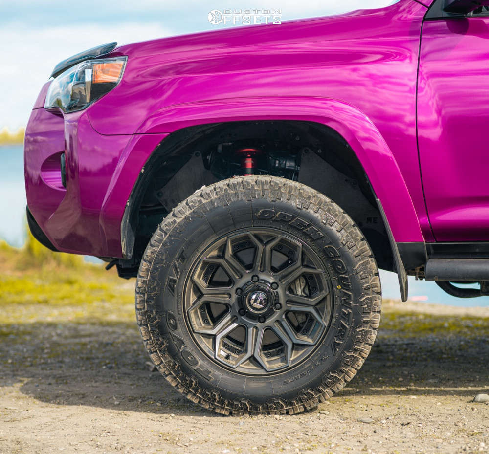 2019 Toyota 4Runner with 18x9 1 Fuel Siege and 285/65R18 Toyo Tires ...