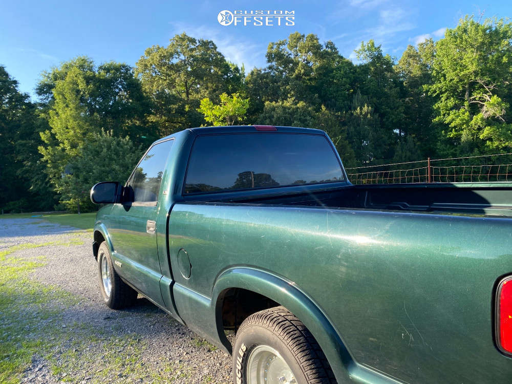 2003 Chevrolet S10 with 15x9 American Racing Outlaw I and 25/9.5R15 ...