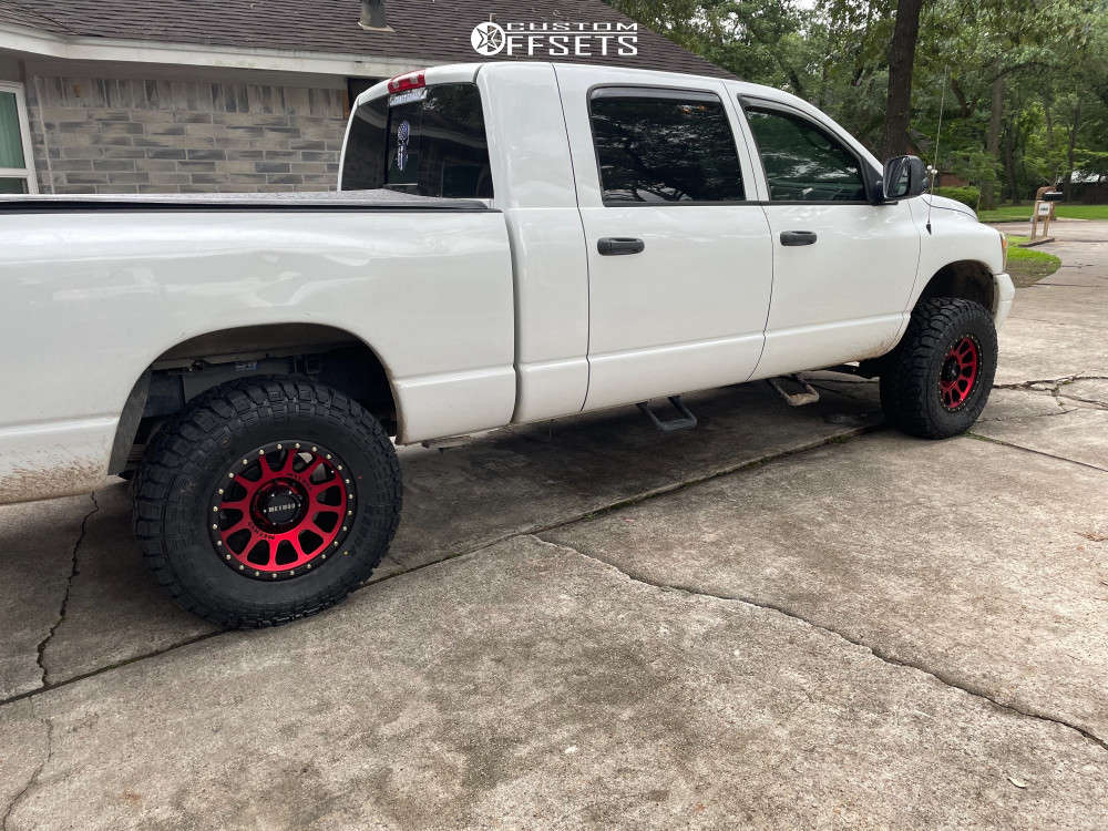 2007 Dodge Ram 2500 with 18x9 -12 Method Mr305 and 35/12.5R18 Kenda ...