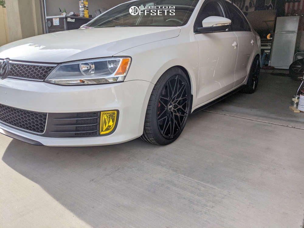 2013 Volkswagen Jetta with 18x8.5 35 VMR V801 and 225/40R18 Continental ...