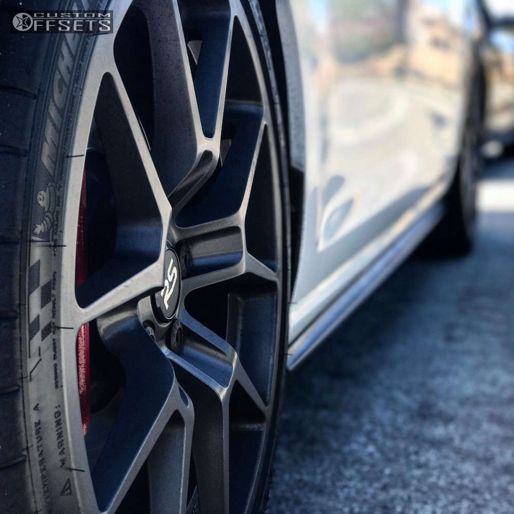 2016 Volkswagen GTI with 19x8 45 Neuspeed RSe10 and 235/35R19 Michelin ...