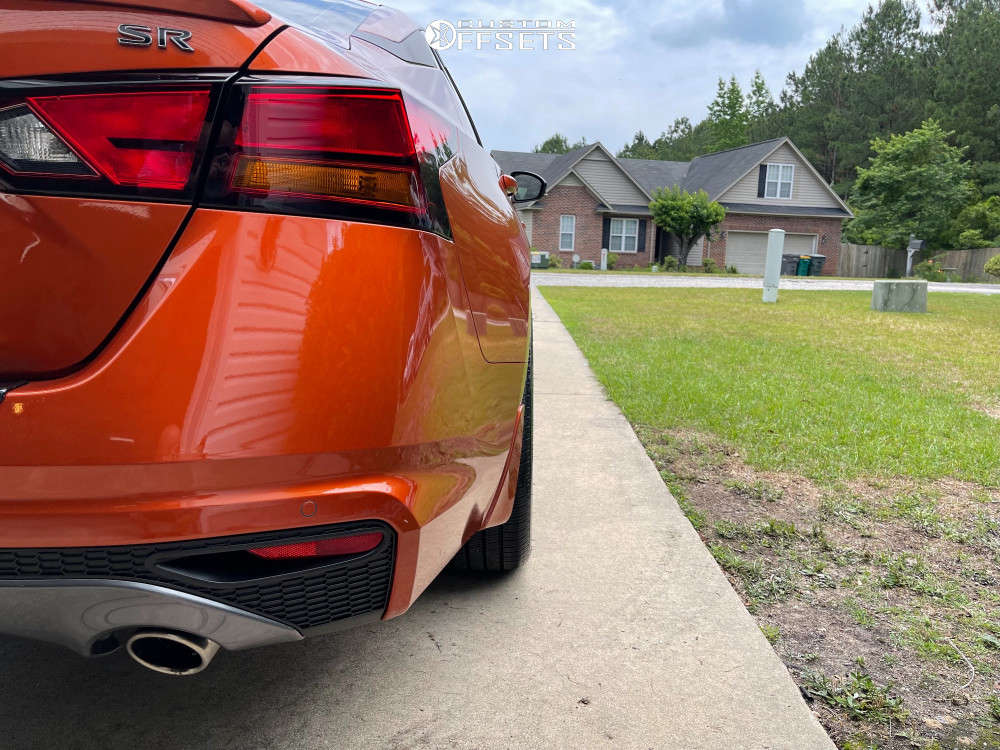 2021 Nissan Altima with 19x8.5 35 Roderick Rw2 and 235/40R19 Hankook ...